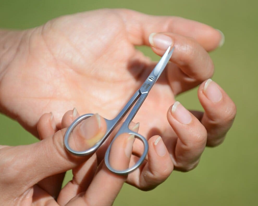 How to Cut Cuticles - Swissklip