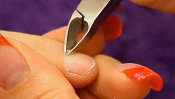 How to Cut Cuticles - Swissklip