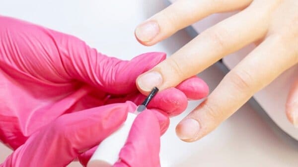How to Cut Cuticles - Swissklip