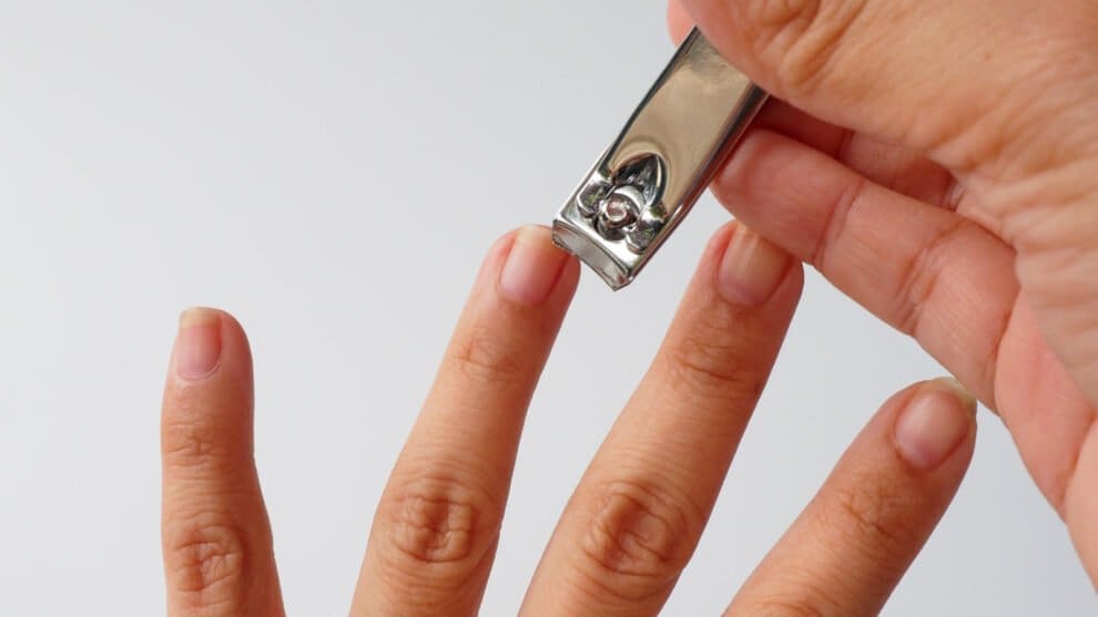 How to Cut your Nails Perfectly - Swissklip